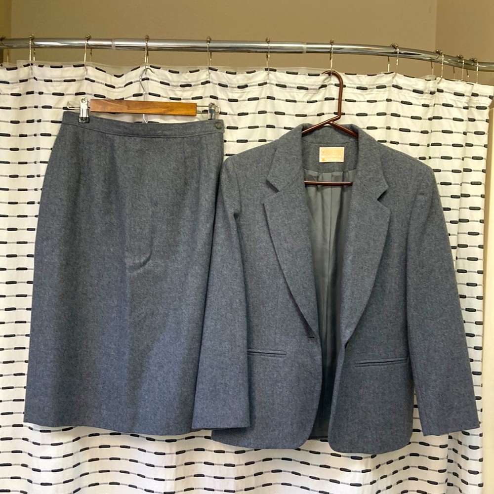 Beautiful Vintage Gray Wool Pendleton Suit - Gem